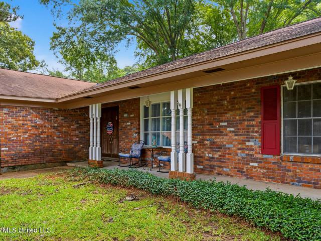 1210 Huntcliff Way
