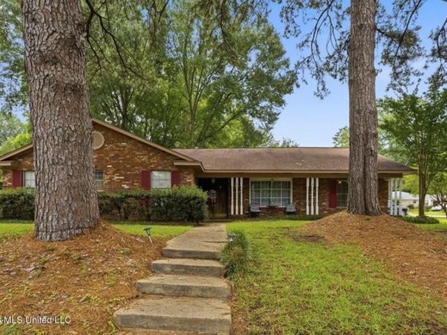 1210 Huntcliff Way, Clinton, MS 39056