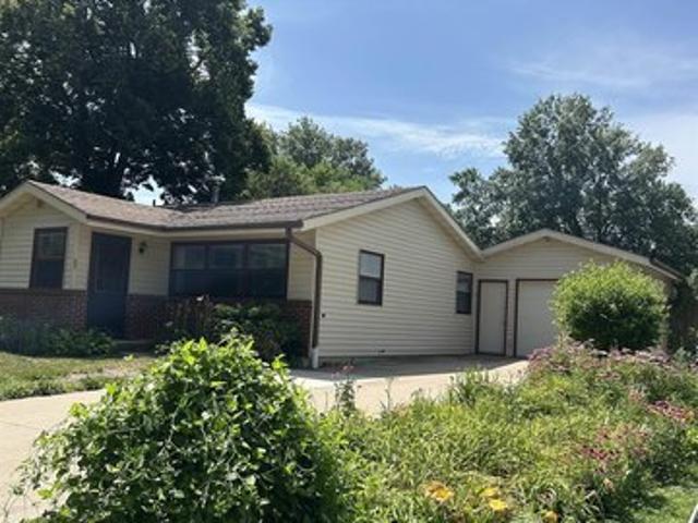1210 J Ave E, Oskaloosa, IA 52577