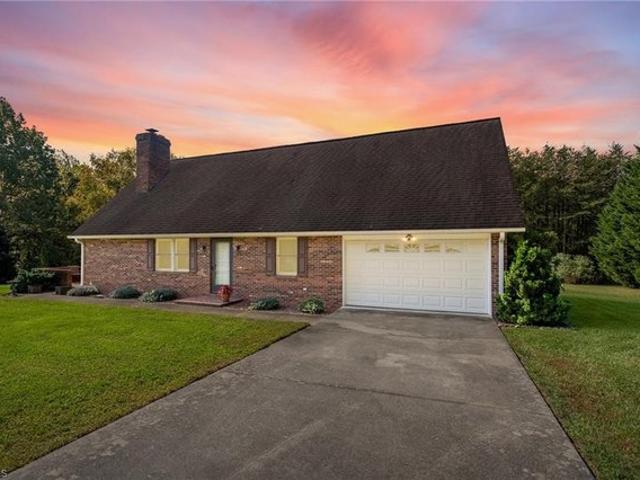 1210 Jones Rd, King, NC 27021