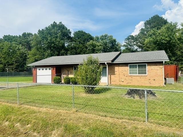 1210 Privett Park Dr, Lonoke, AR 72086