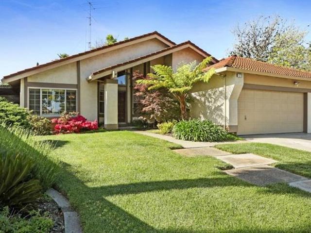 1210 Tennis Ln, Tracy, CA 95376