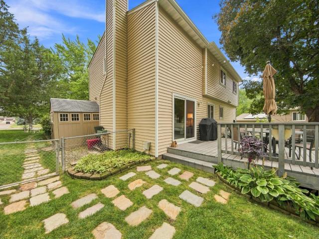 1210 th Avenue N