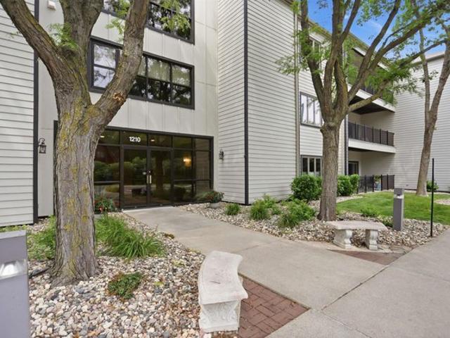 1210 W 57th St Apt 305, Sioux Falls, SD 57108