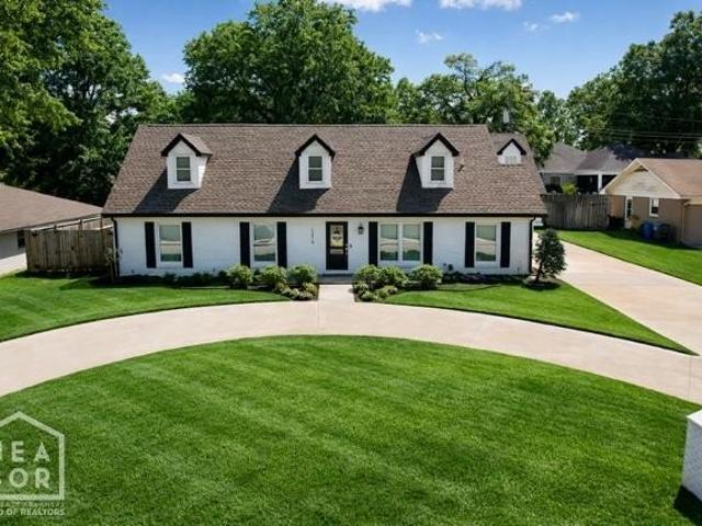 1210 W Country Club Ter, Jonesboro, AR 72401