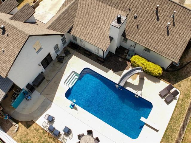 1210 W Country Club