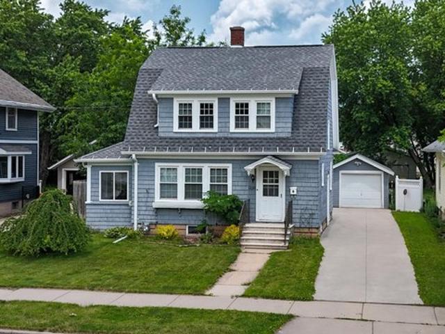 1210 W Packard St, Appleton, WI 54914