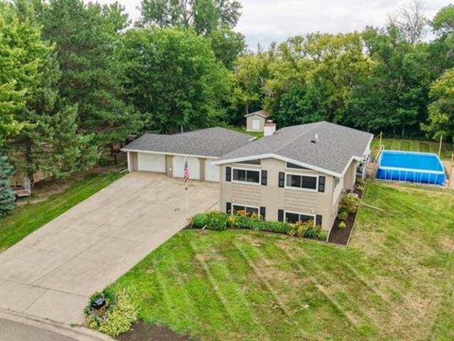 1210 Westwood Dr, Marshall, MN 56258