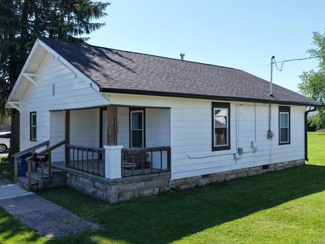 1210 4th St, Bedford, IN 47421
