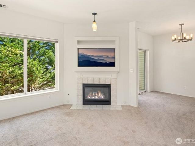 12113 NE 172nd Pl Apt J202, Bothell, WA 98011