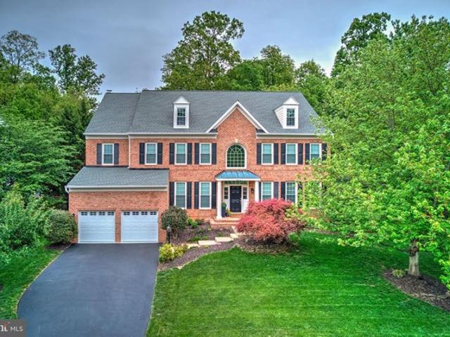 12111 Walnut Branch Rd, Reston, VA 20194