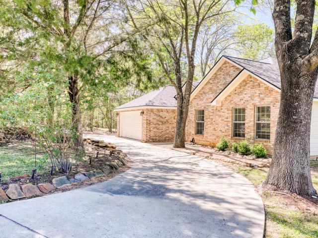 12111 N Ridgeway, Willis, TX 77318 | MLS #93913