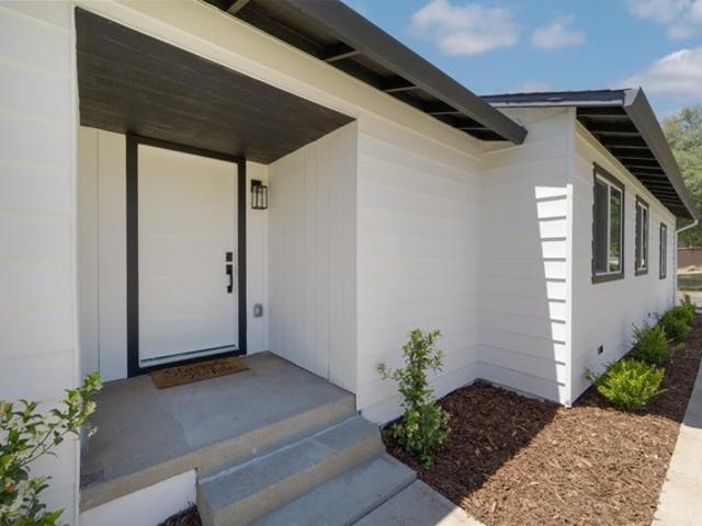 12114 Griffin Way, Auburn, CA 95602