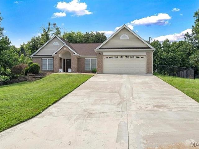 12115 Leebur Dr, Saint Louis, MO 63128