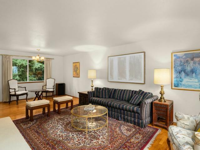 12118 NE 66th St, Kirkland, US, WA