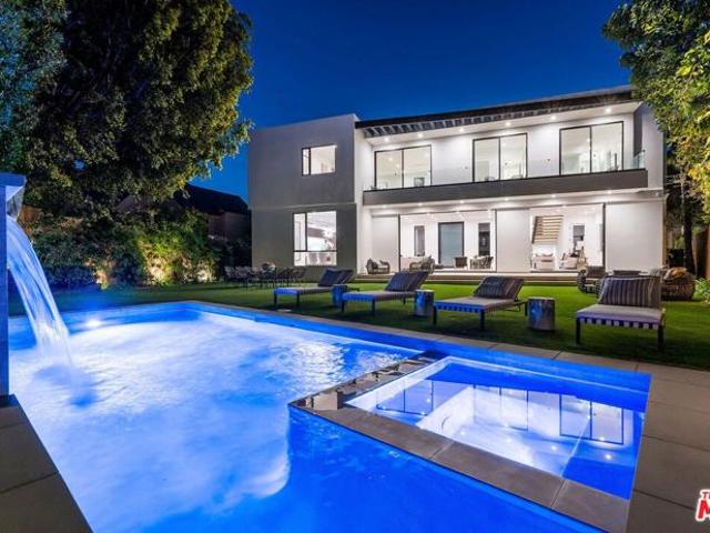 12119 Travis St, Los Angeles, CA 90049