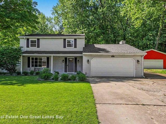 12119 Sanders Dr, Freeland, MI 48623