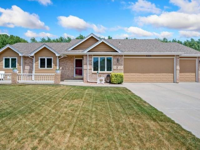 1211 N 4th St, Johnstown, CO 80534