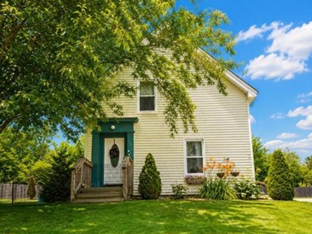 1211 N Main St, Winterport, ME 04496