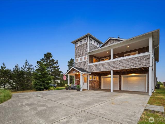 1211 Ocean Beach Boulevard S