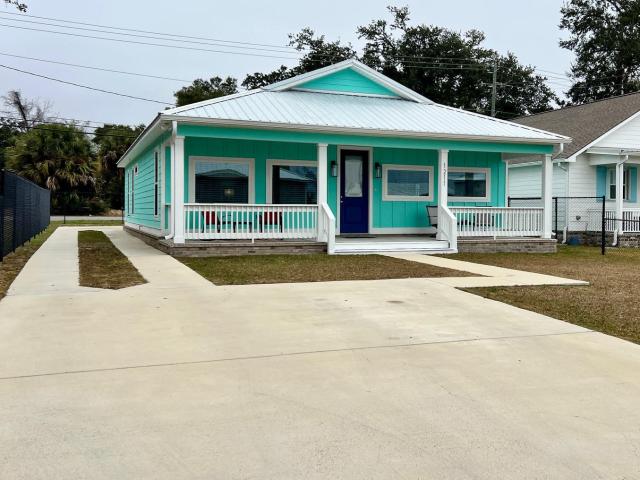 1211 Ocean View Dr, Gulfport, MS 39507 | MLS #4137 | Compass