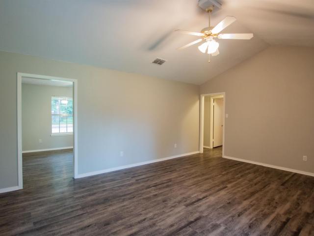 1211 Brookshire Dr, Tyler, TX 75701 | MLS #26009