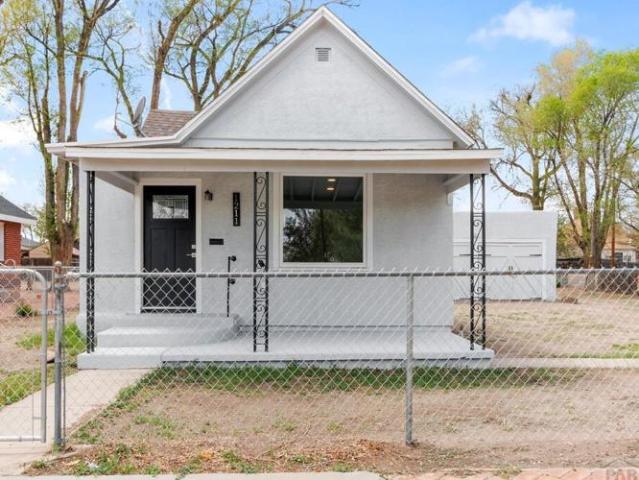1211 Cypress Dr, Pueblo, CO 81004