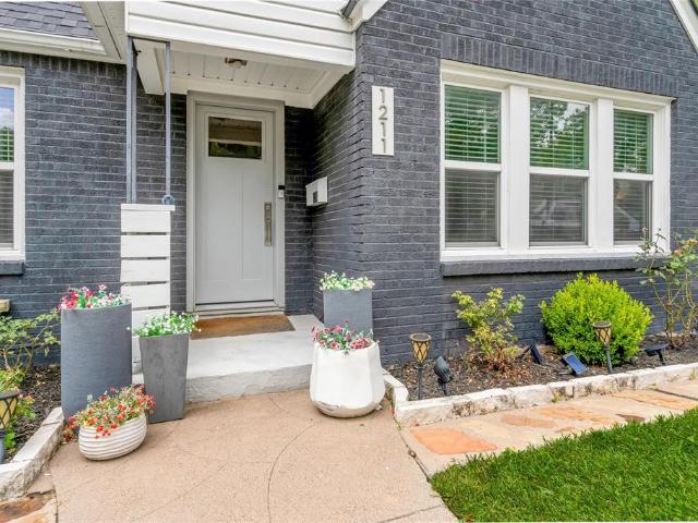 1211 Cascade Avenue