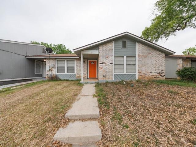 1211 Churing Dr, San Antonio, TX 78245