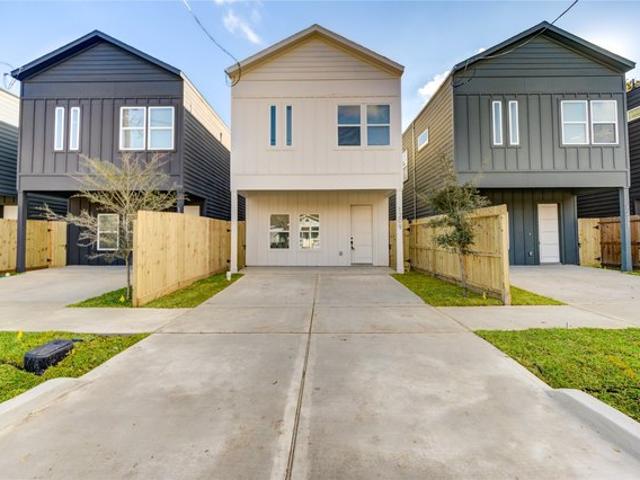 1211 Dewalt St, Houston, TX 77088