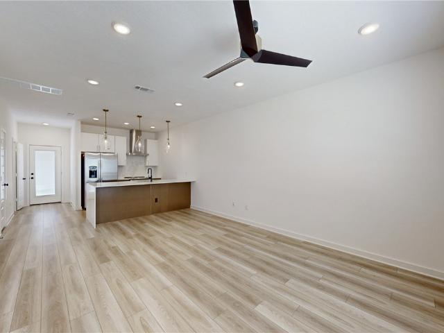 1211 Dorothy Lane