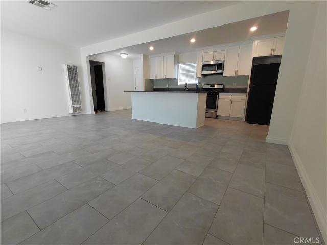 1211 E Avenue R3