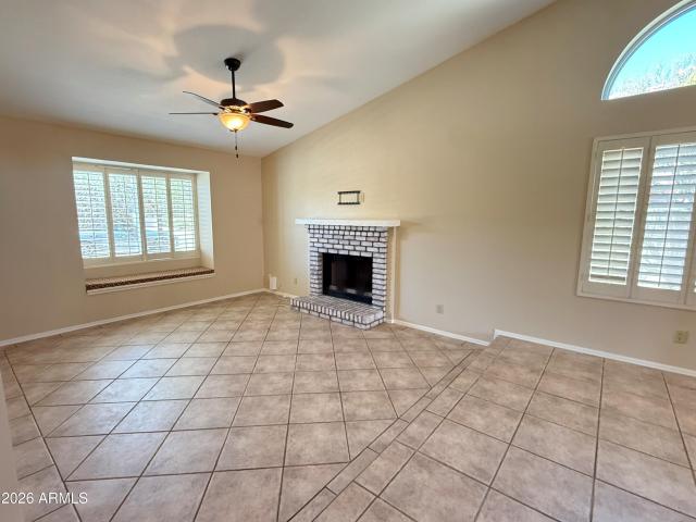 1211 E Drake Drive