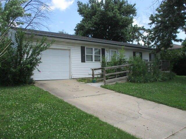 1211 Falcon Dr, Mexico, MO 65265
