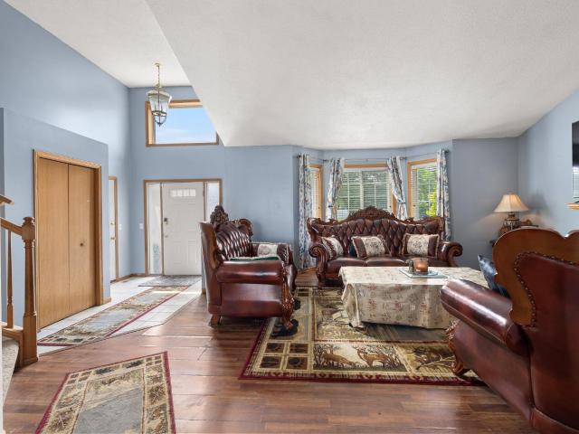 1211 Hillside Road