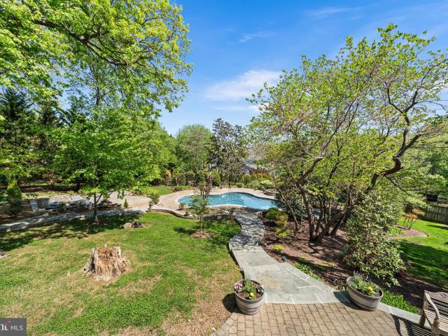 1211 Janneys Ln, Alexandria, VA 22302 | MLS #VAAX2059