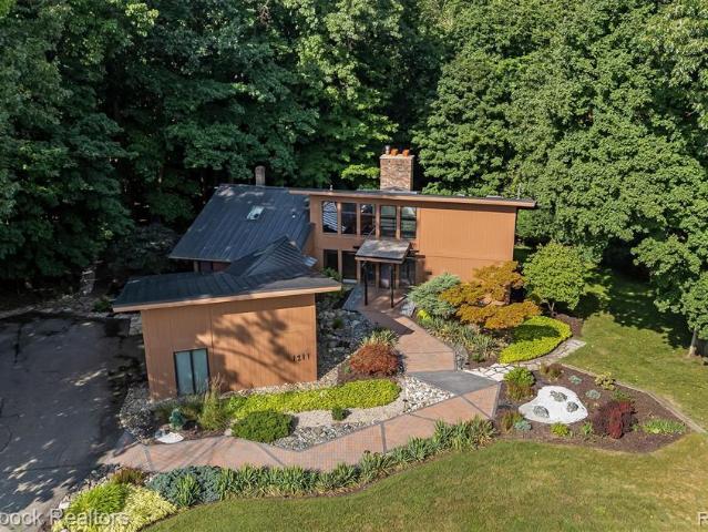 1211 Kensington Road