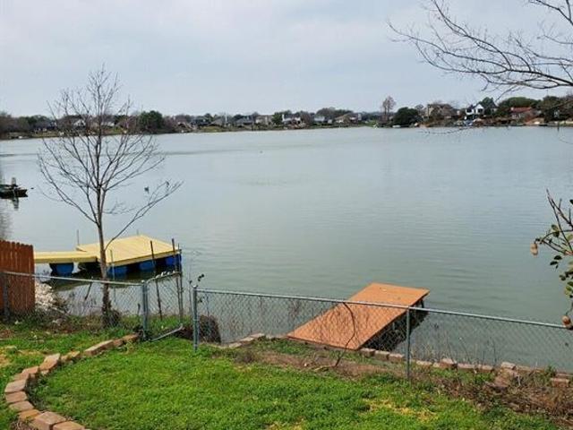 1211 Lakeshore Drive
