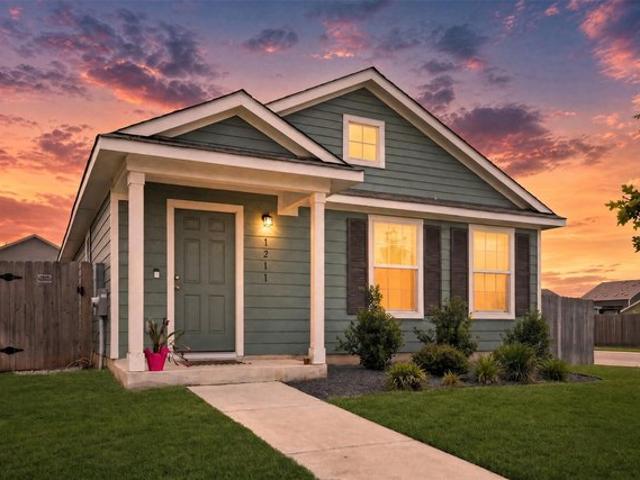 1211 Largemouth Ln, Bastrop, TX 78602