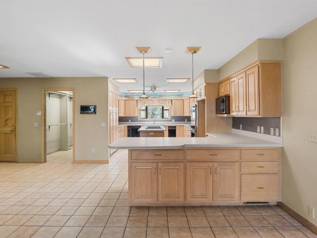 1211 Palisades Circle