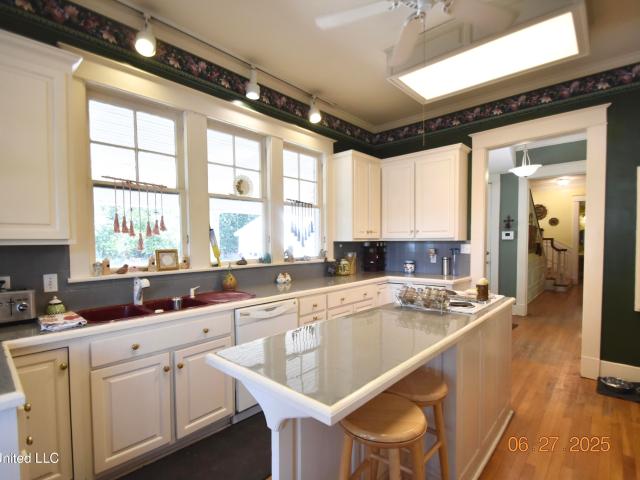 1211 River Road
