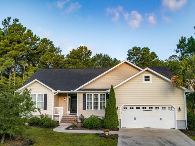 1211 Strange Ct, Morehead City, NC 28557