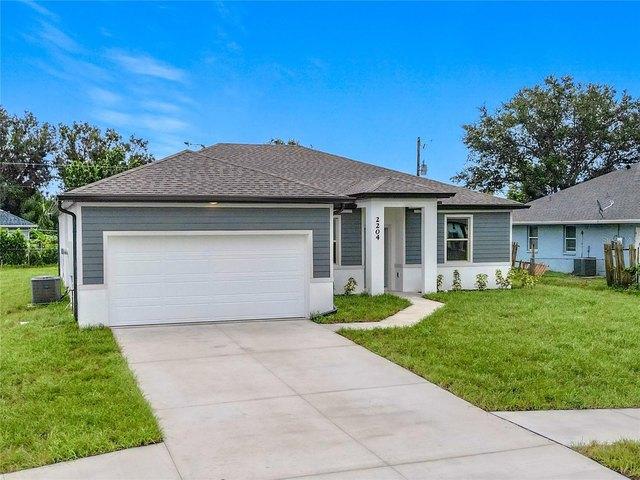 1211 S San Mateo Dr, North Port, FL 34288
