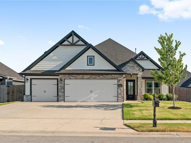 1211 Silver Maple St, Centerton, AR 72719