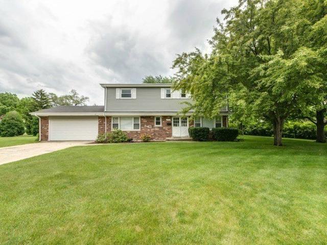 1211 W Marion Rd, Arlington Heights, IL 60004