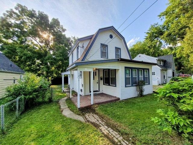 1211 Wayside Rd, Kalamazoo, MI 49048