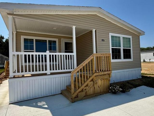 1211 Wellington Dr, Mount Pleasant, MI 48858