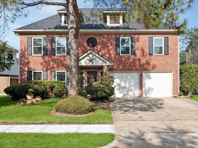 1211 Woodchase Dr, Pearland, TX 77581