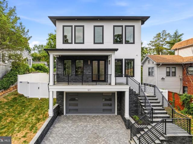 1211 20Th Street S