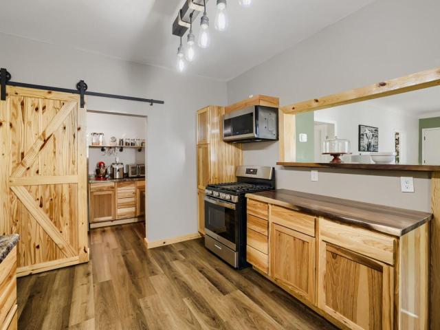 1211 3rd Street E